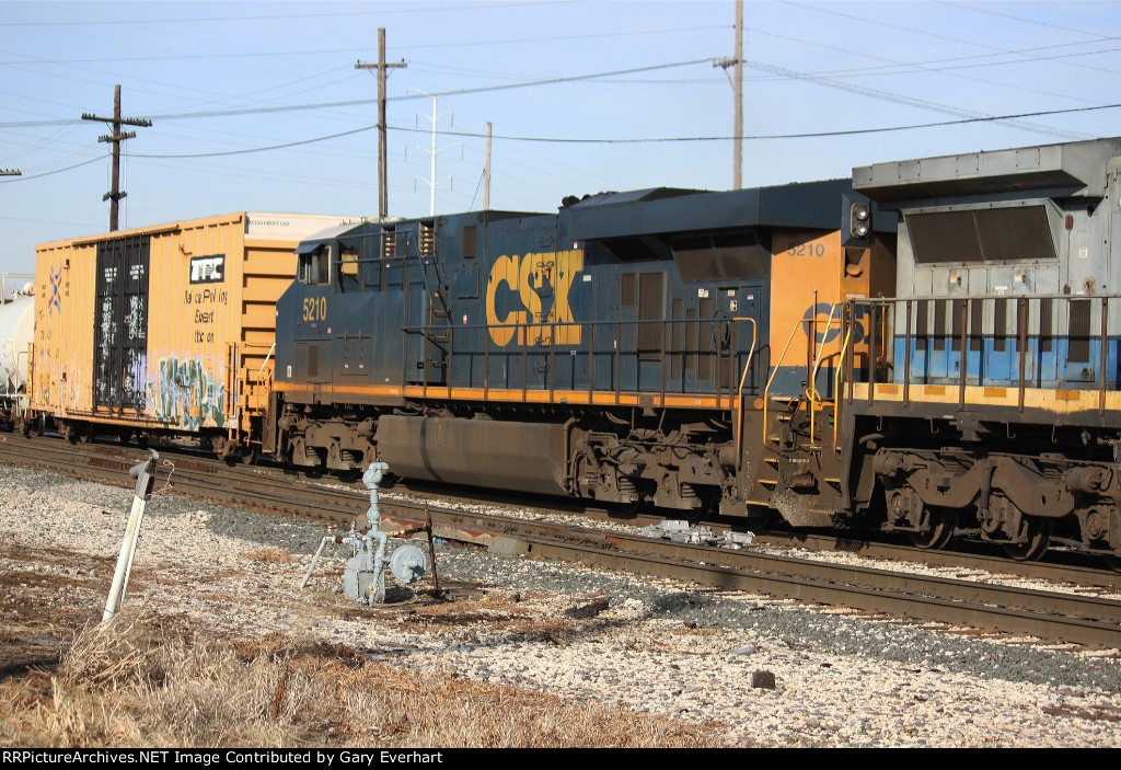 Eastbound CSX 5210